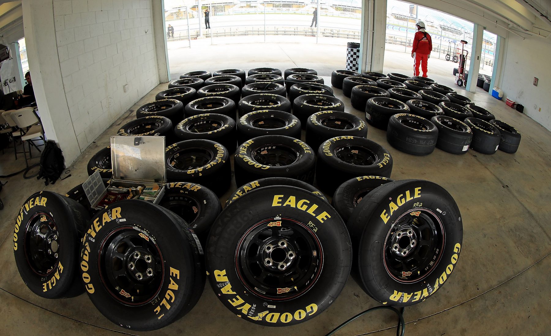 NASCAR Moving to Single-Lug Nut Wheel With NextGen Car in 2021 ...