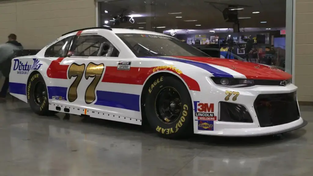 Video: Dirty Mo Media Sponsoring Ross Chastain's Dale Earnhardt ...