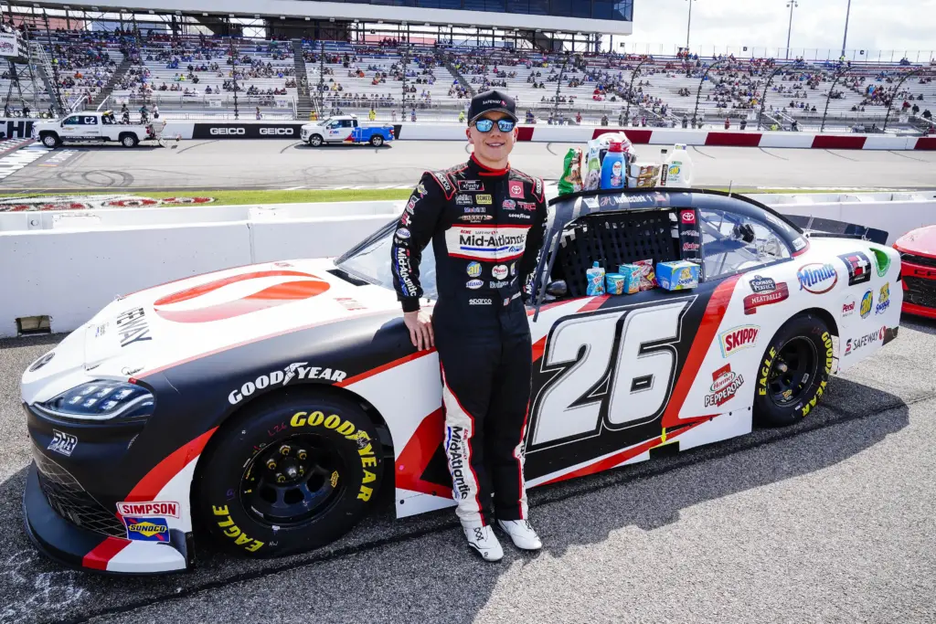 26 -- Sam Hunt Racing Paint Schemes | TobyChristie.com