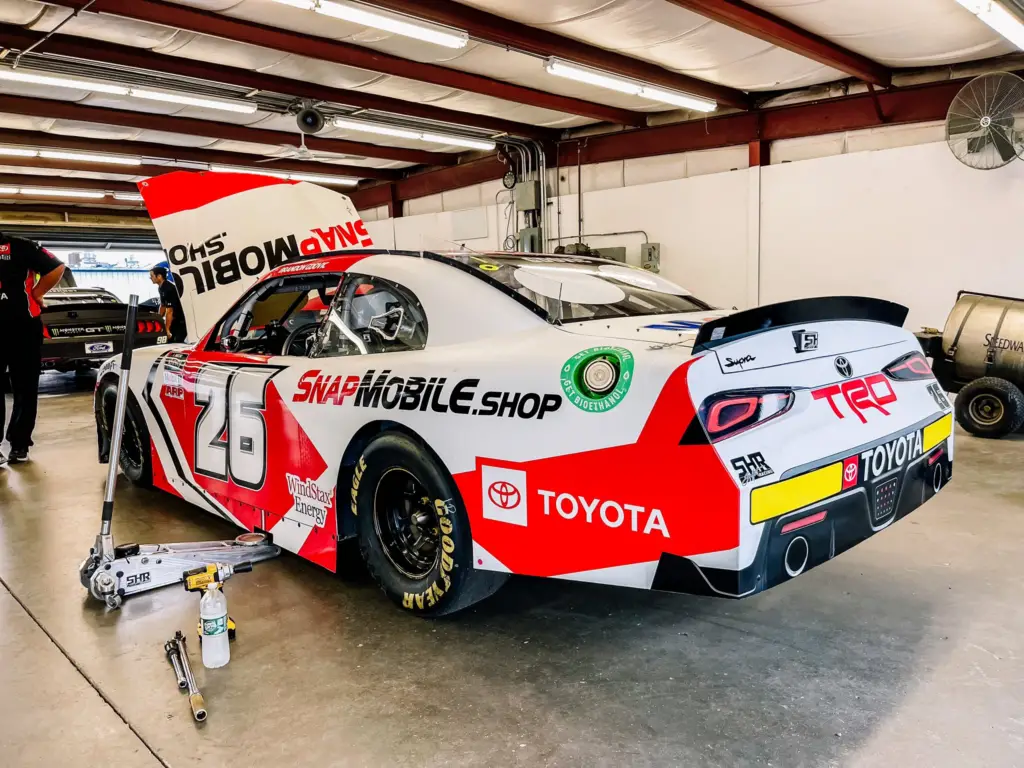 26 -- Sam Hunt Racing Paint Schemes | TobyChristie.com