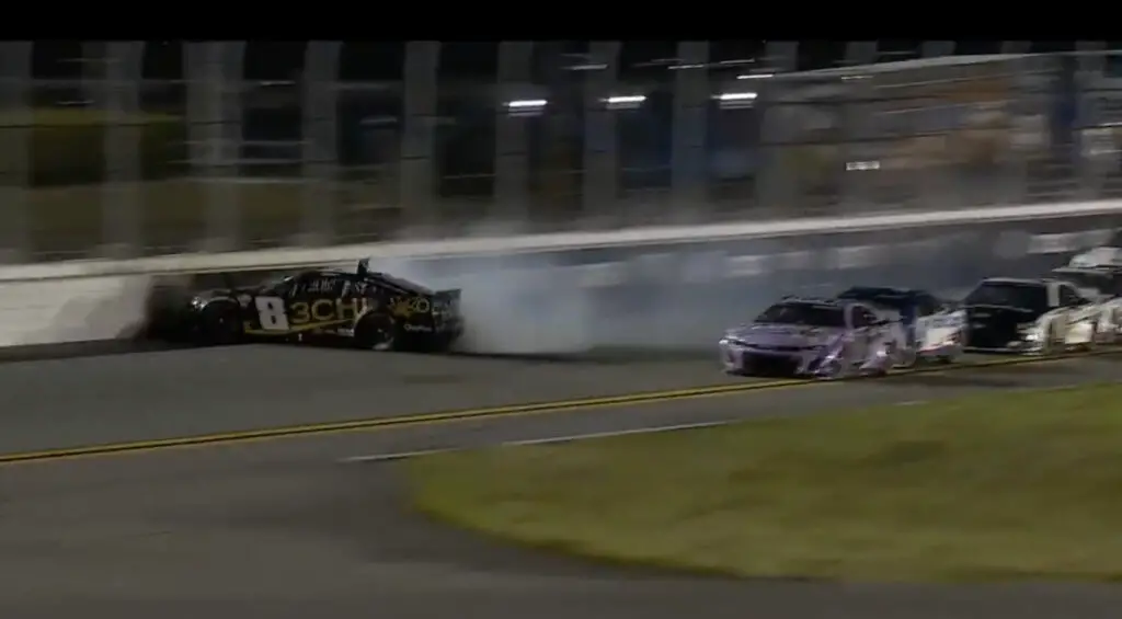 Kyle Busch Crashes in Daytona Duel After Push From Suarez