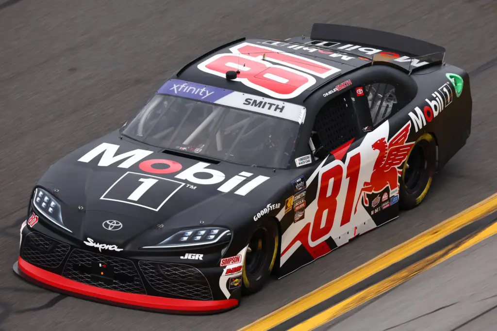 No. 81 Joe Gibbs Racing Mobil 1