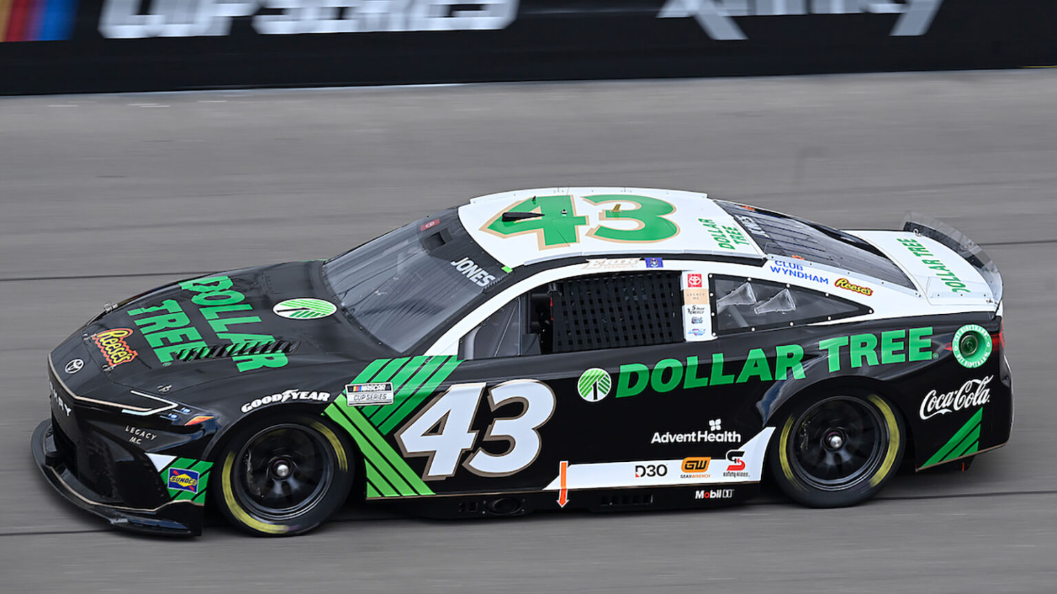 No. 43 LEGACY MOTOR CLUB Dollar Tree Paint Scheme | TobyChristie.com