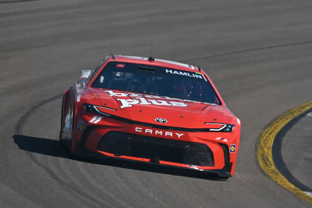 Hamlin, Gibbs Sweep Front Row for JGR in Phoenix Cup Qualifying
