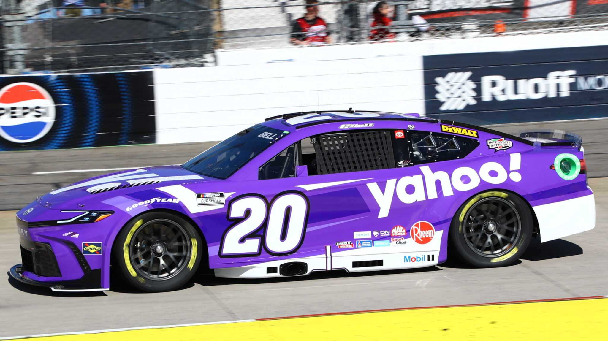No. 20 Joe Gibbs Racing Yahoo