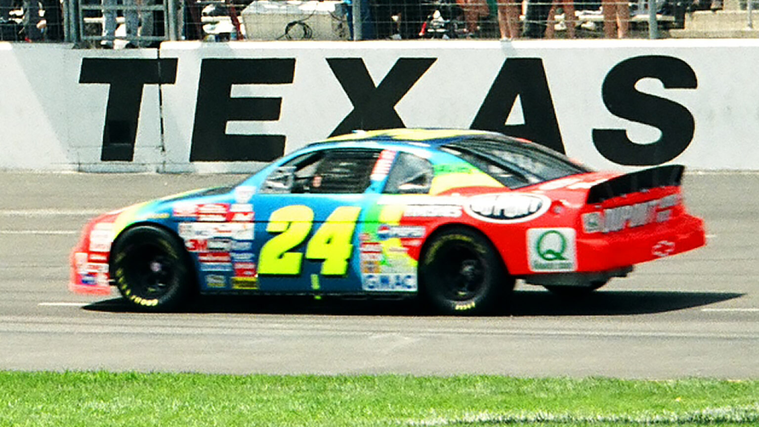 No. 24 Hendrick Motorsports DUPONT Paint Scheme | TobyChristie.com