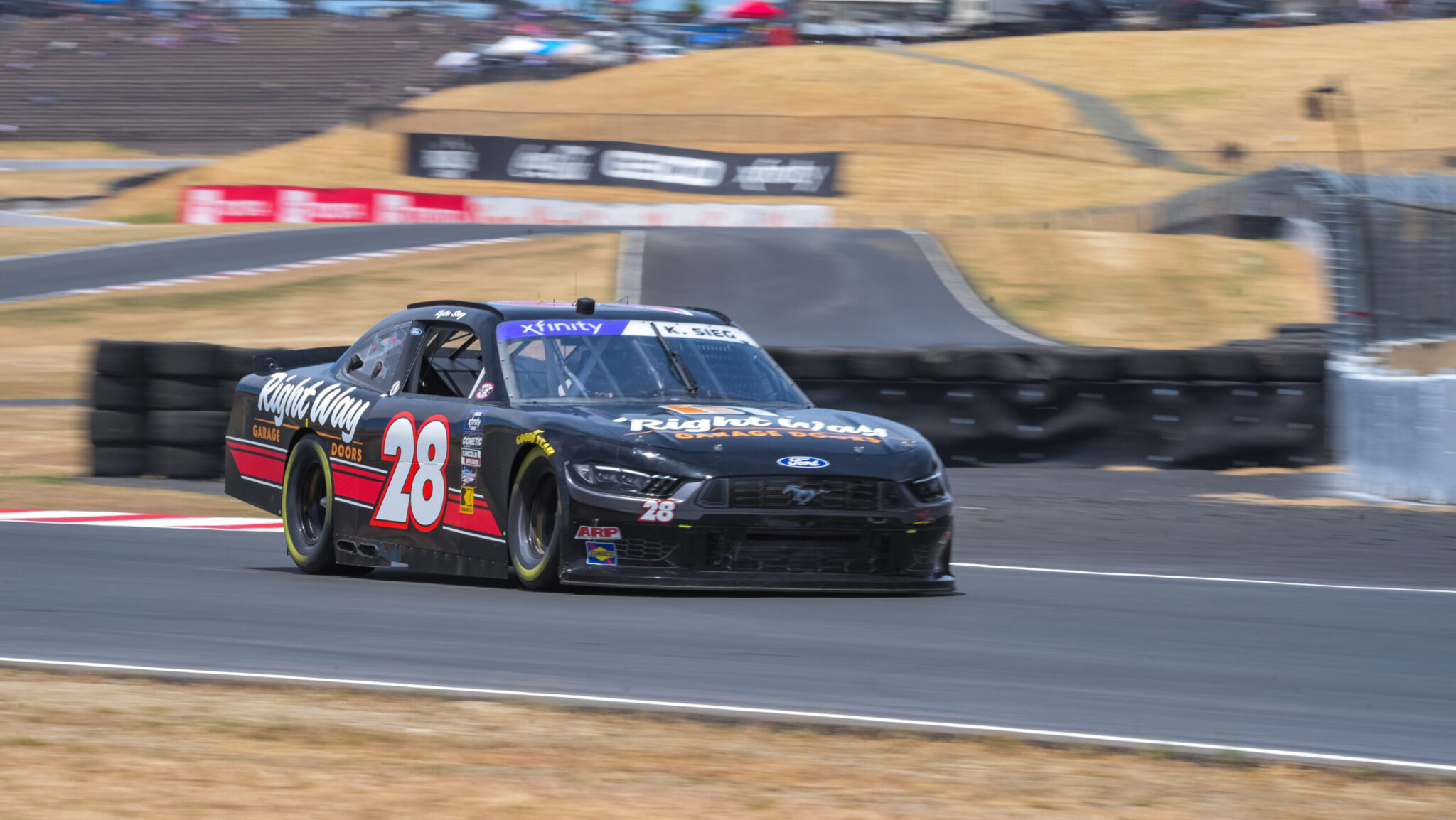 No. 28 RSS Racing Right Way Garage Doors | TobyChristie.com