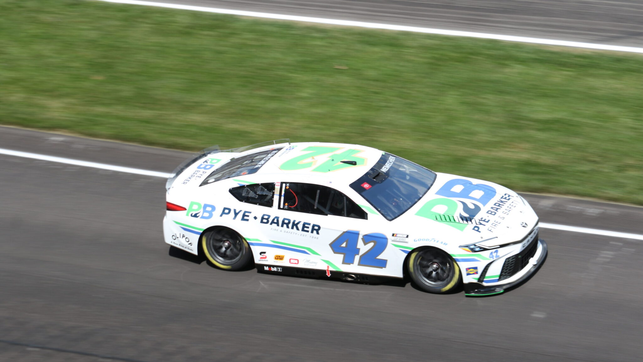 No. 42 LEGACY Motor Club Pye-Barker Fire & Safety | TobyChristie.com