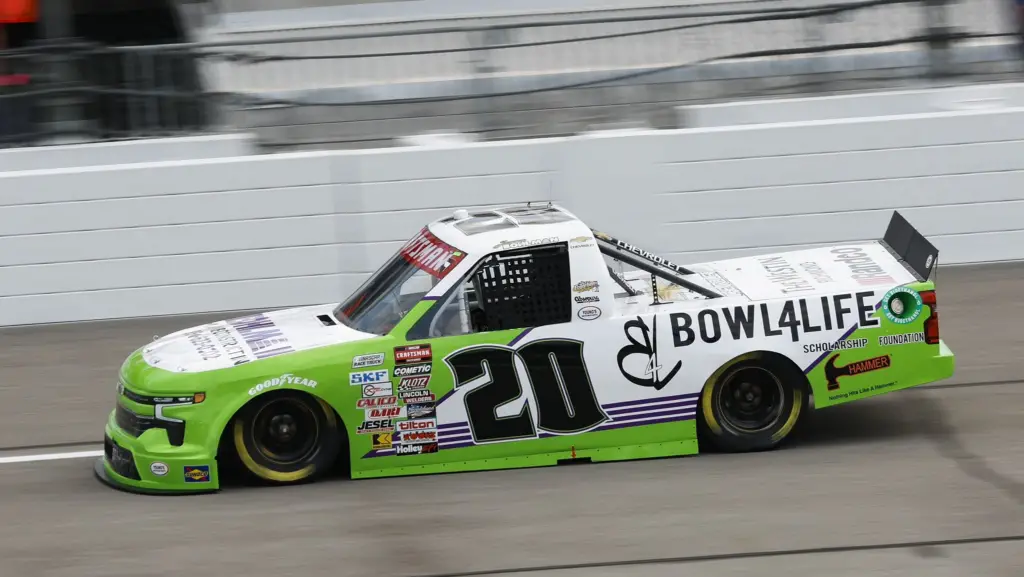 No. 20 Young's Motorsports Bohlman Marine Construction | TobyChristie.com