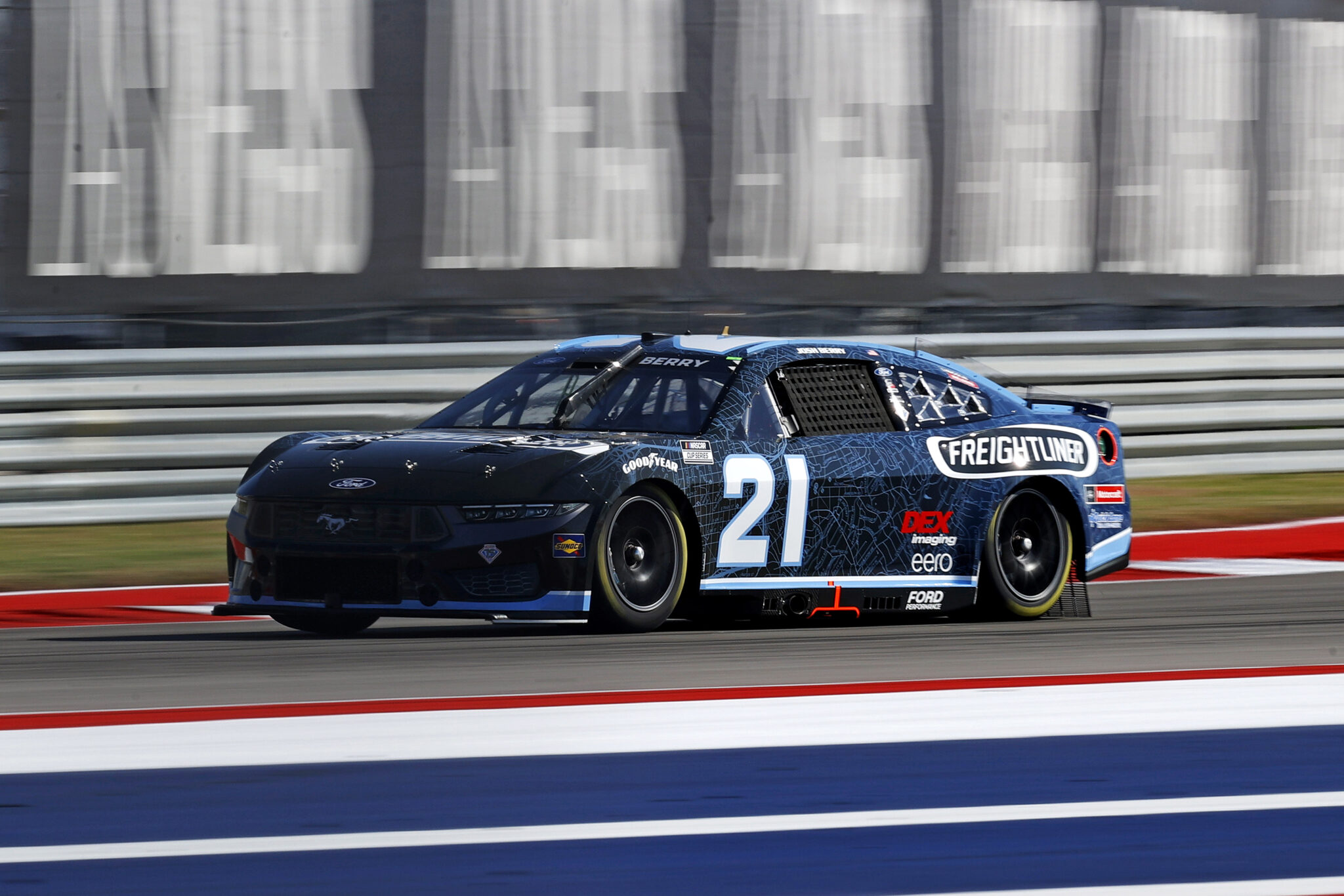 No. 21 Wood Brothers Racing Freightliner | TobyChristie.com