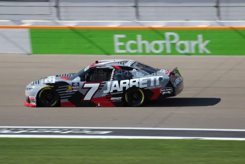 No. 7 JR Motorsports Jarrett Logistics | TobyChristie.com