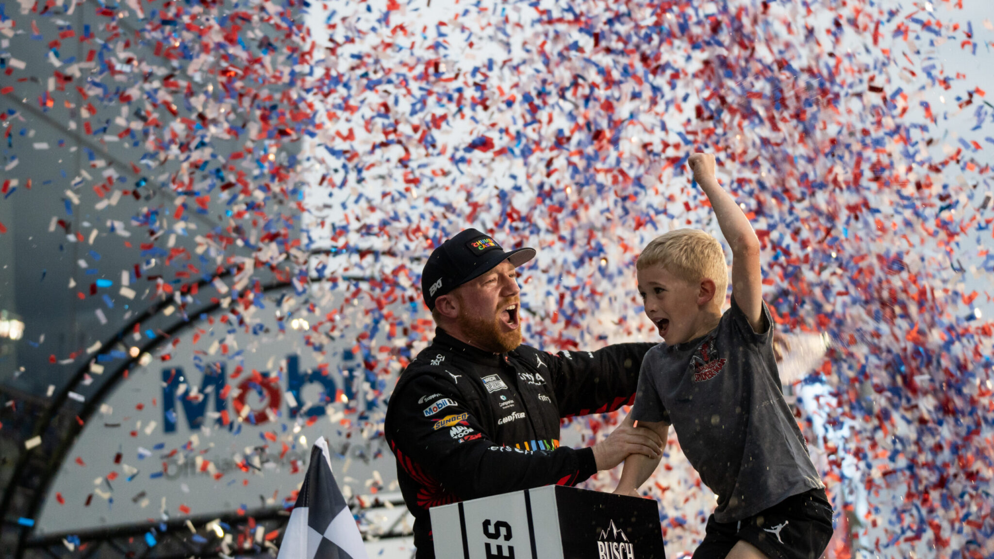 Tyler Reddick Sneaks By Chase Elliott for 2026 DAYTONA 500 Victory ...